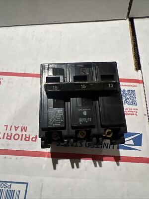 SIEMENS B315 3P 15A 60HZ 240V Bolt-On Circuit Breaker Open Box ...