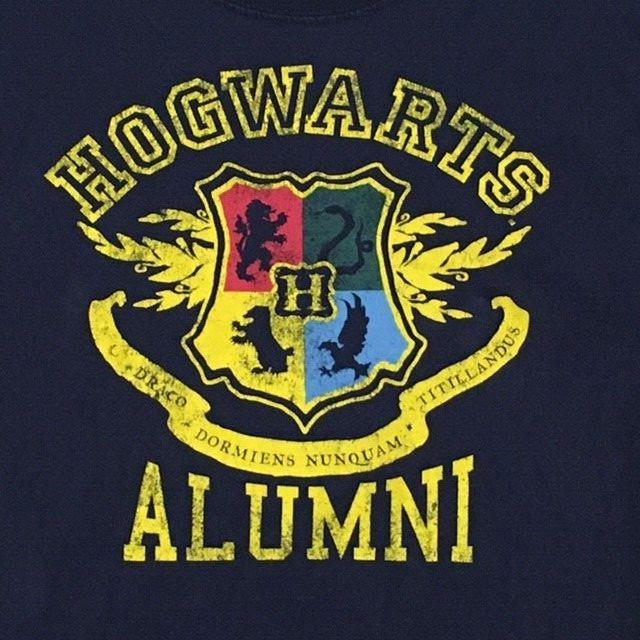 Wizarding World Harry Potter Hogwarts Alumni Crest Gr… - Gem