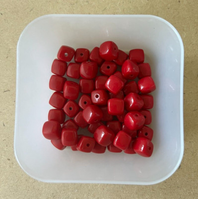 50x SLIGHTLY IRREGULAR CUBOID/CUBE SHAPED RED PLASTIC BEADS 10x10mm ...