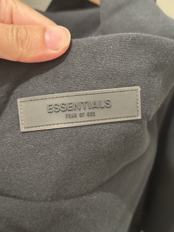 100% Authentic Essentials Fog Stretch limo (Black) Hoodie Size M Unisex ...