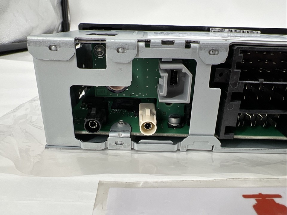 Aptiv AM/FM Radio DEA765 Series EU, AL232841, Bluetooth, 12VDC ...