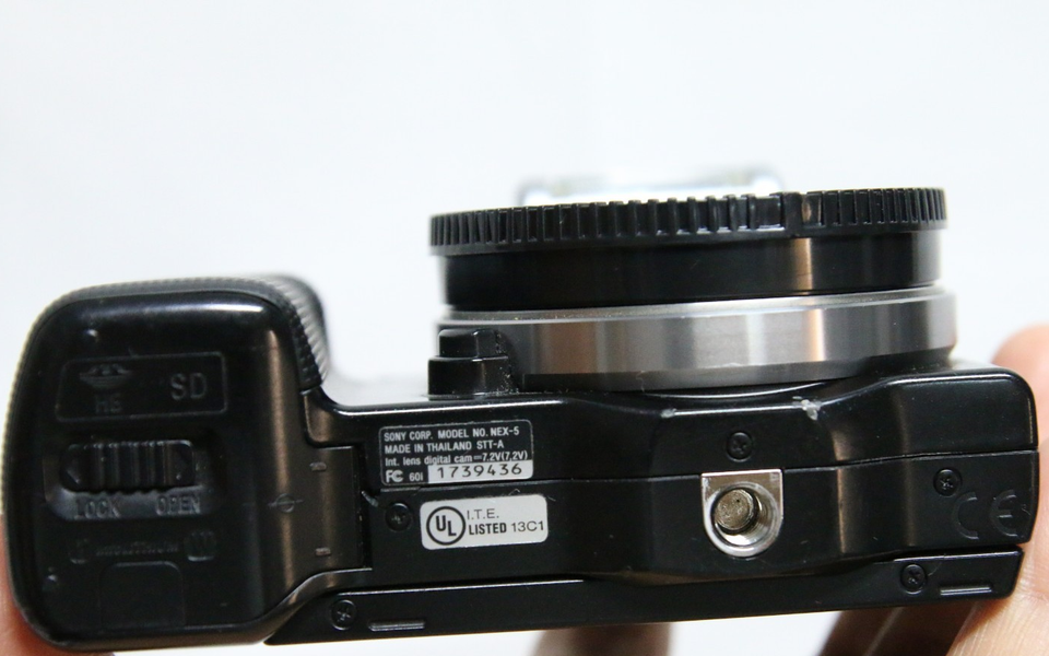 Sony Alpha NEX-5 14.2MP Mirrorless Camera Body with Sony HVL-F7S Flash ...