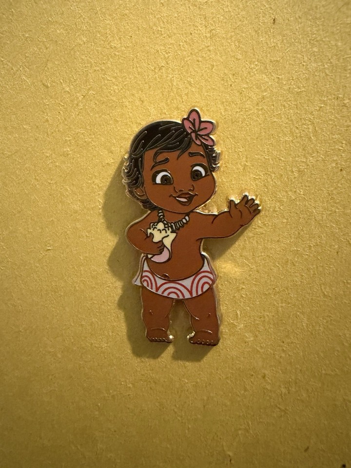 Disney Pin Baby Moana Shell Necklace | eBay