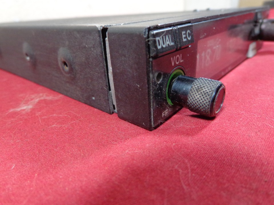 Icom IC-A210 Aircraft VHF Aviation Transceiver Radio - w/ Sleeve/Tray ...