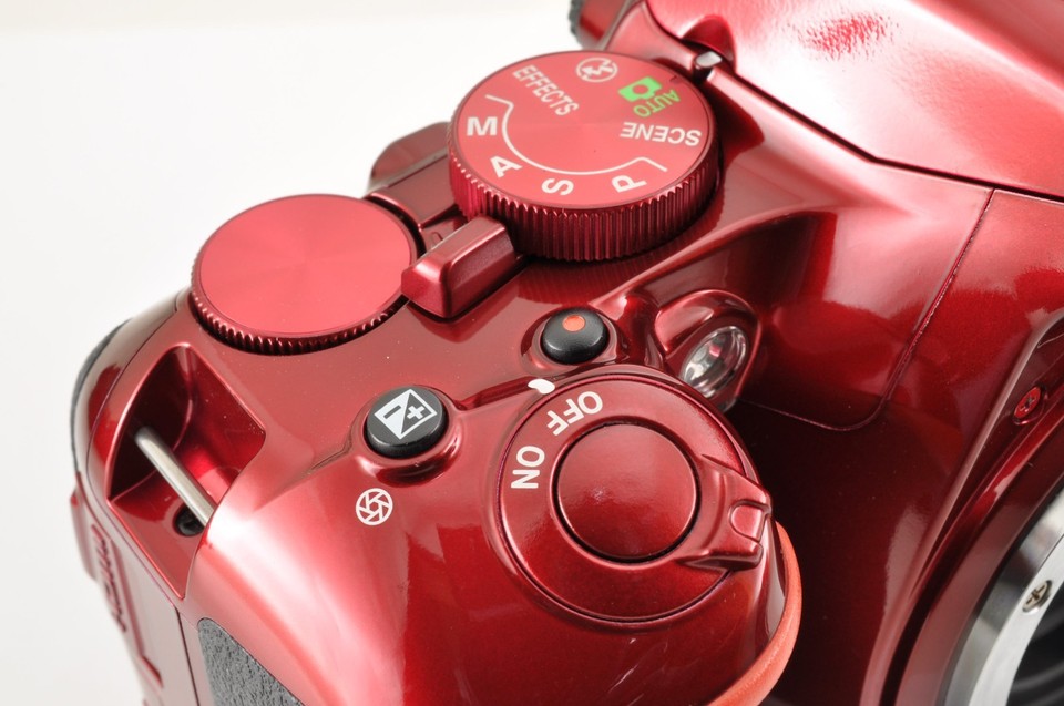 [US Duty Paid] Nikon D5500 RED Digital SLR Camera & AF-S 18-55mm VR II ...