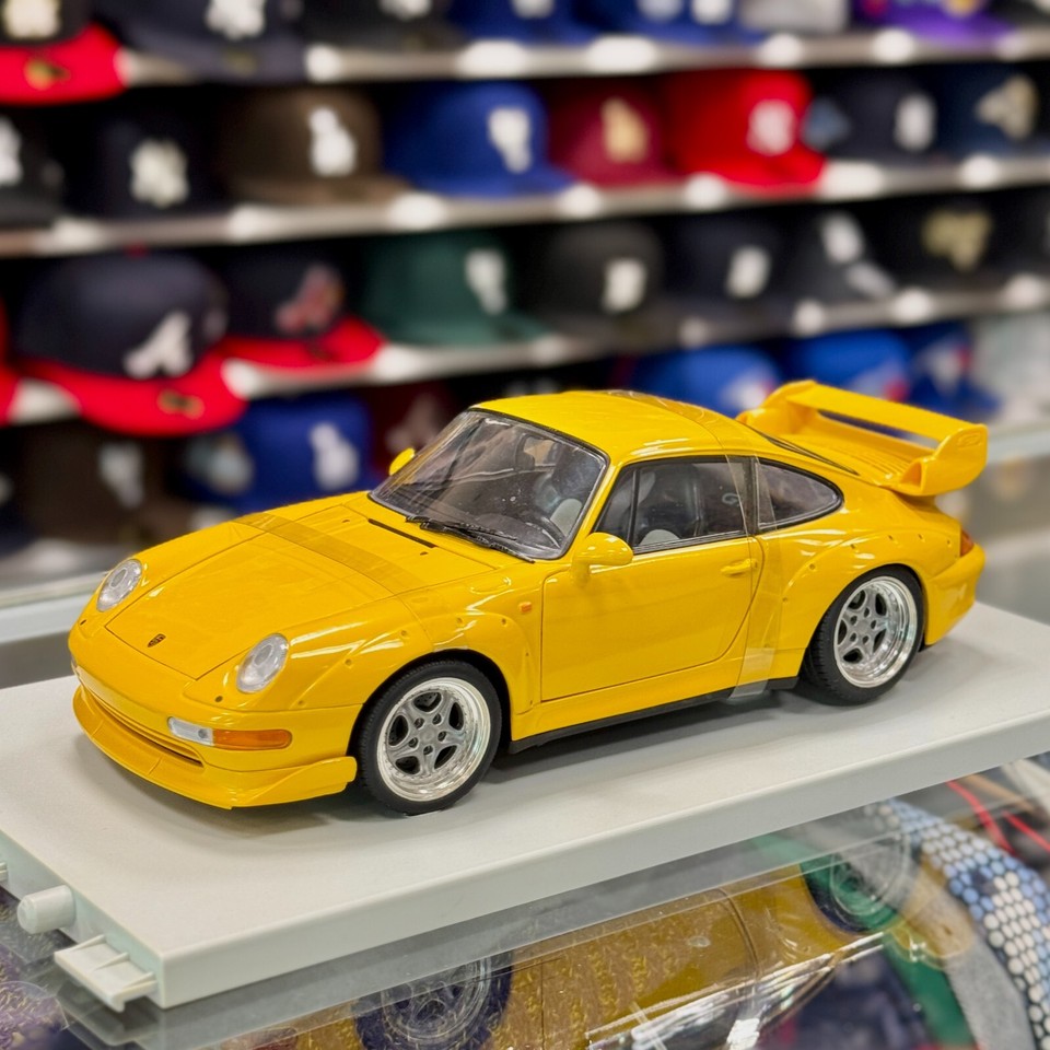 1/18 Porsche 911 (993) GT2 Yellow UT Models Diecast Model Car | Stand ...
