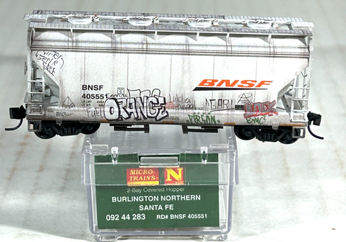 MICRO-TRAINS N SCALE 2-BAY COVERED HOPPER WEATHERED GRAFFITI BNSF ...