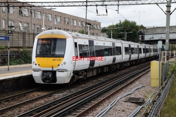 PHOTO 357 209 CLASS 357/2 ELECTORSTAR 4-CAR EMU NO.357 209 OF ...