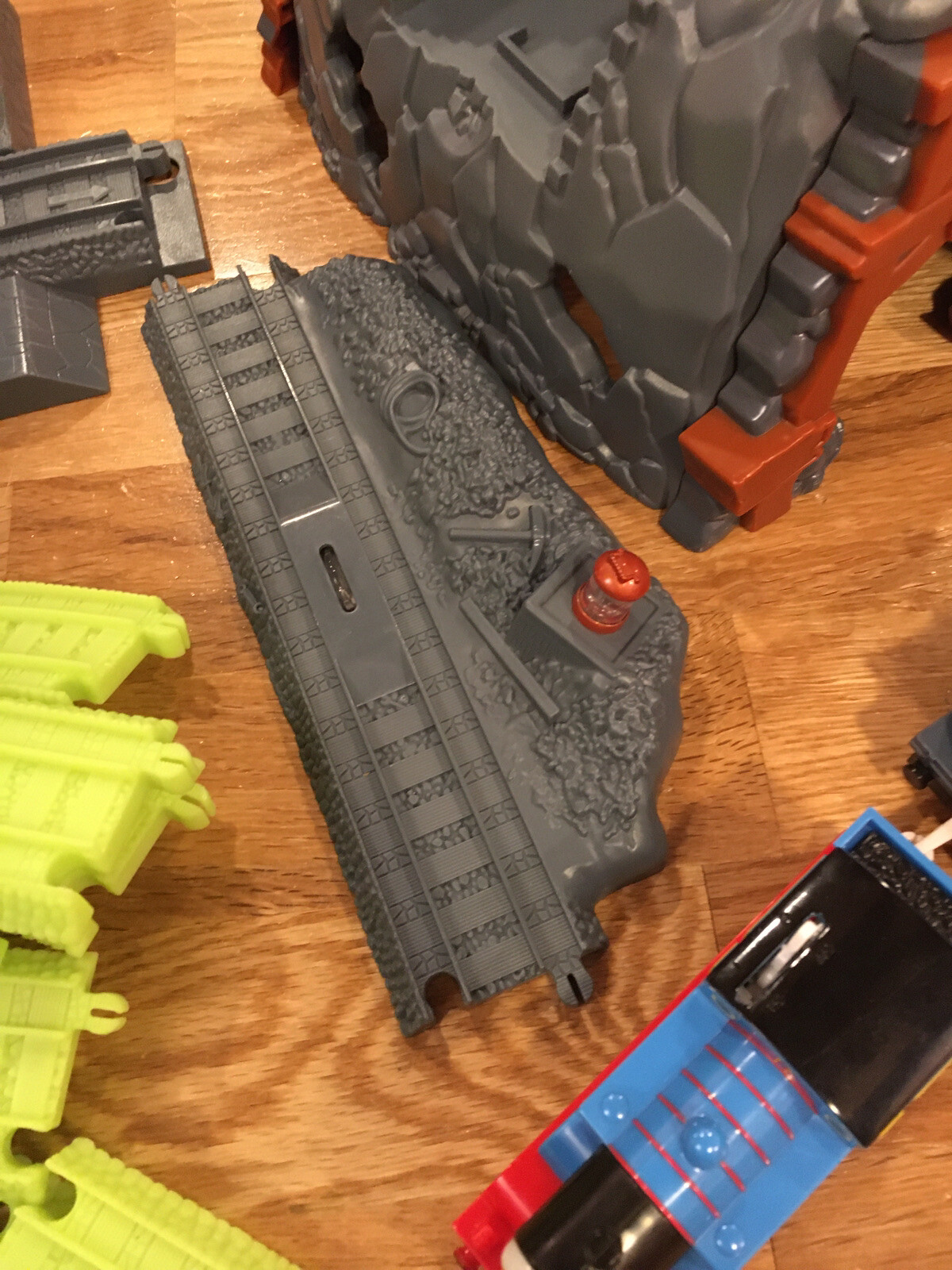 Thomas & Friends Trackmaster Thomas’ Midnight Ride Set T5608 Glow In ...