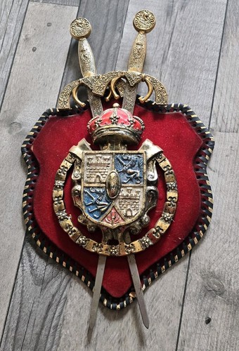 Vintage Coat of Arms Shield Medieval Wall Decor Red Velvet Wall Plaque ...