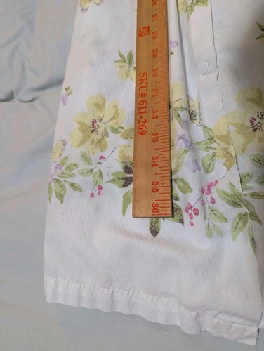 Simply Basic Sleepwear Medium White Housecoat Snap Closure Floral ...