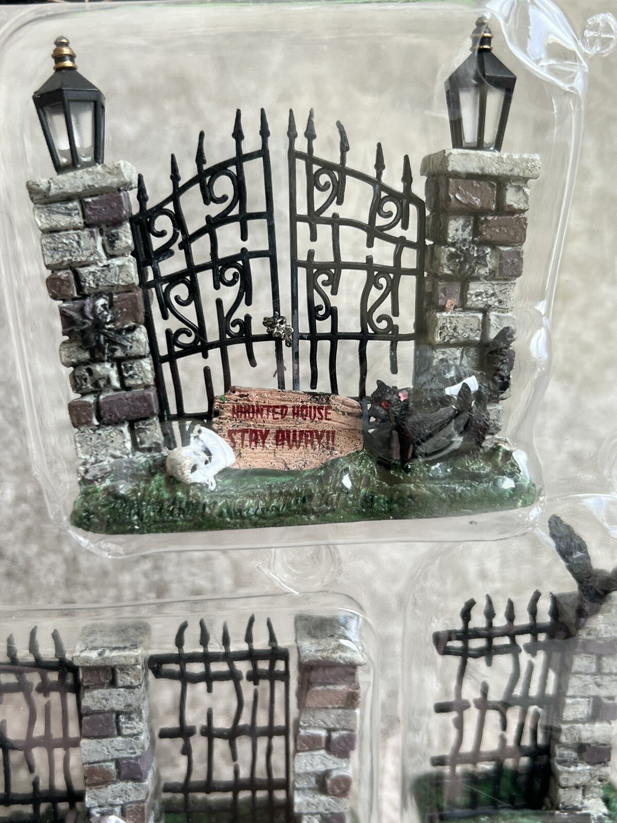 Lemax Spooky Town Haunted House Gate and Fence Sections #34606 5 Pieces ...