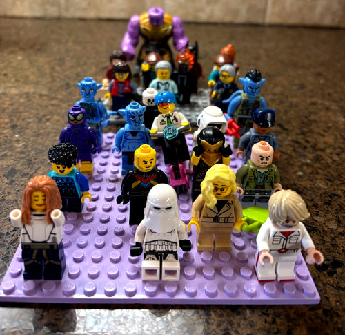 LEGO RANDOM LOT minifigures | eBay