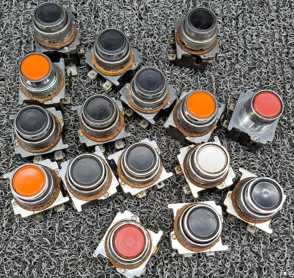 Cutler-Hammer 10250T Heavy Duty Push Button Switches. Lot 16 | eBay