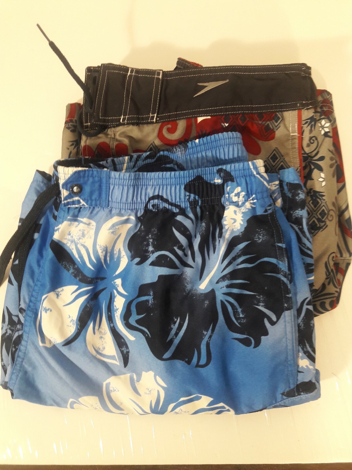 Pair of Speedo men's L (34-36) polyester mid length swim trunks | eBay