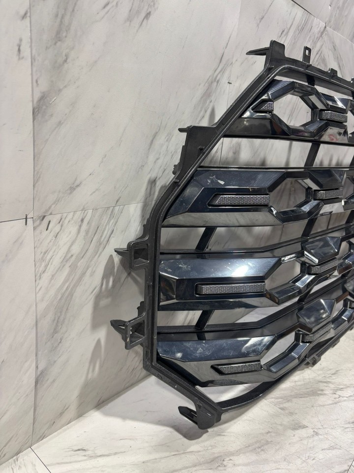 2022-2024 TOYOTA TUNDRA FRONT GRILLE OEM CENTER GRILL W/CAMERA HOLE ...