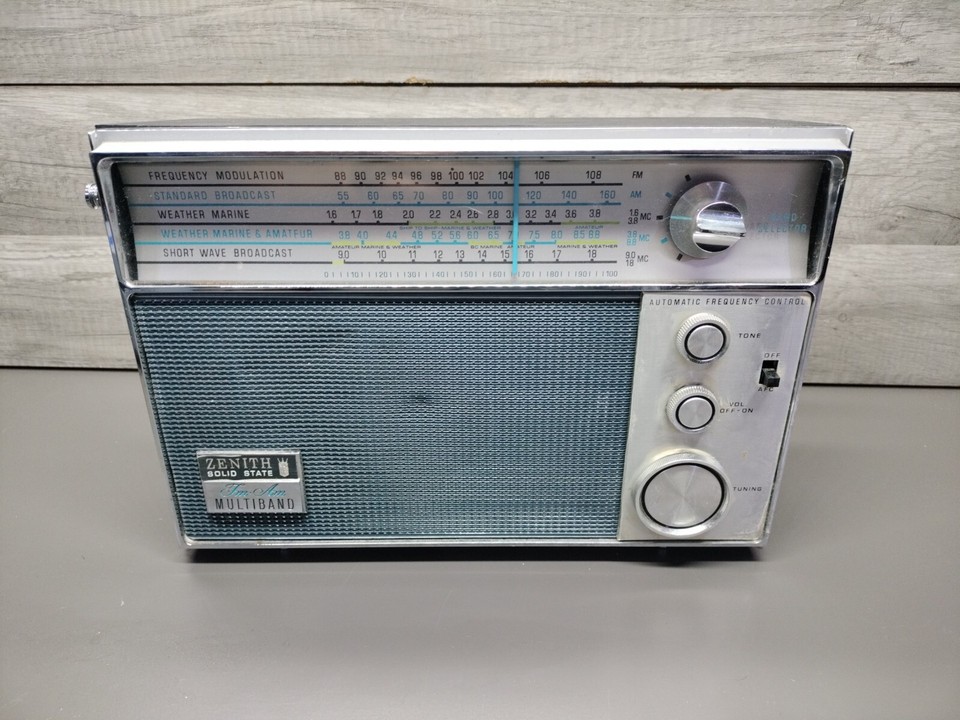 Zenith Solid State FM/AM Multiband Radio Royal 94 inter-oceanic ...