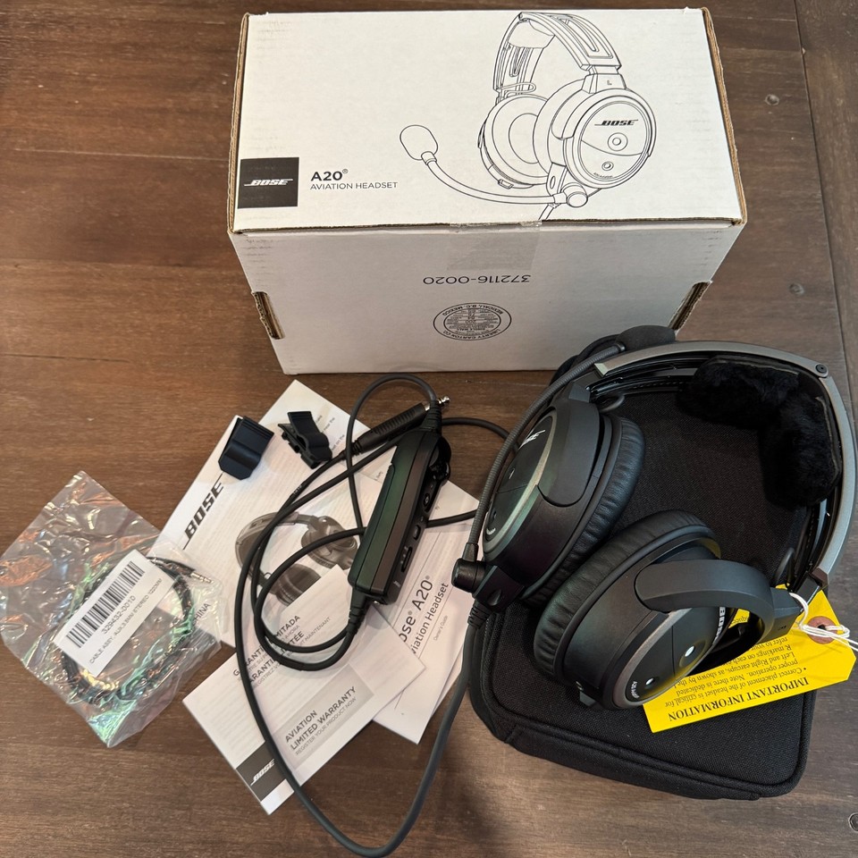 NEW Bose A20 BLUETOOTH Aviation Headset w/ Box, Case, etc. - U174 Plug ...
