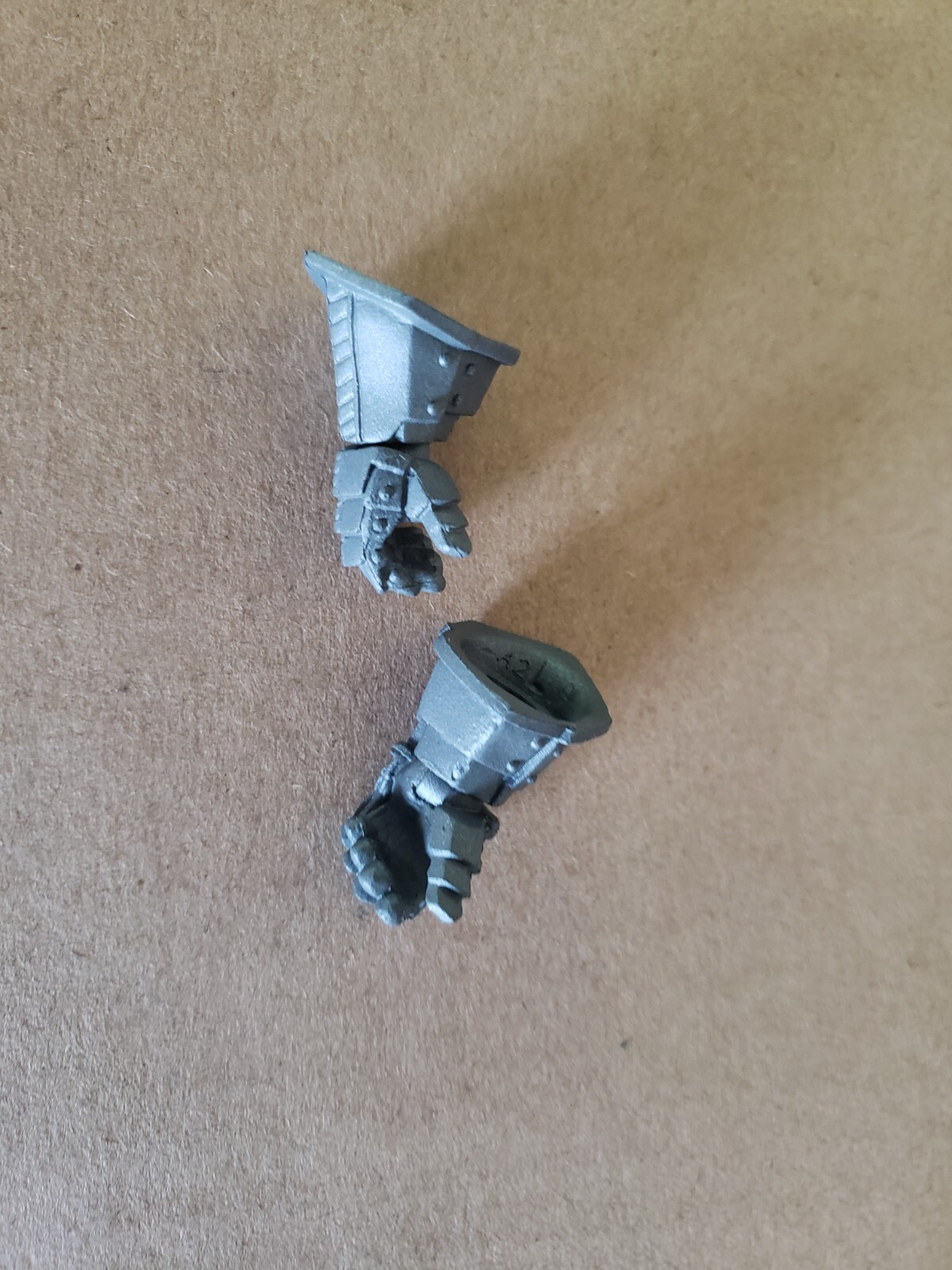 Mythic Legions Deluxe Builder 1 2022 Dark Templar Gauntlet Set Hands ...