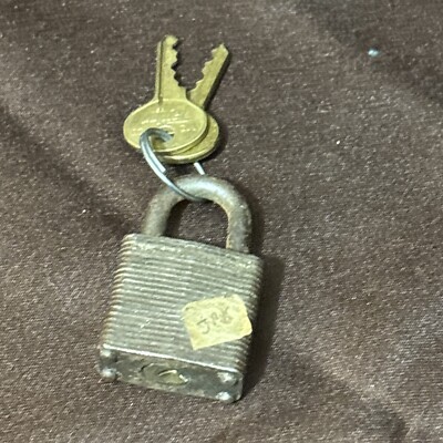 Vintage Master Lock Milwaukee Wis Padlock Old USA HARDENED 2 Keys P769 ...