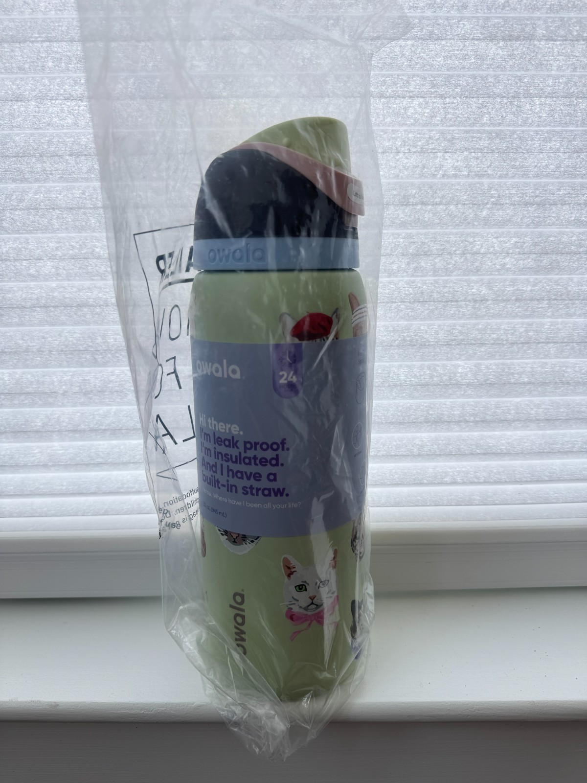 Owala Freesip 32oz Urban Outfitters UO Cat Collage Catwala Bottle Brand ...