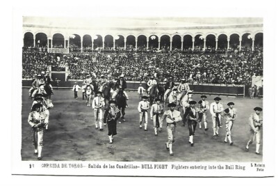 SPORT CORRIDA DE TOROS BULL FIGHT FIGHTERS ENTERING INTO THE BULL RING ...