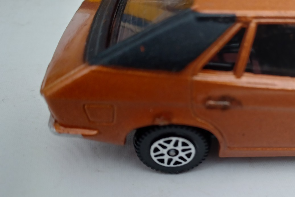 DINKY PRINCESS 2200HL SALOON BRONZE No 123 - SEE IMAGES & DESCRIPTION ...