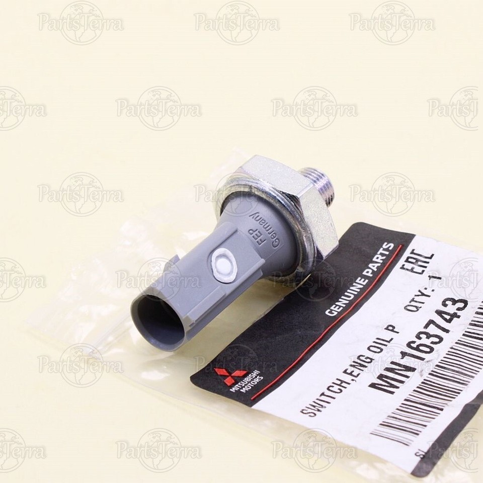 Mitsubishi Lancer Engine Oil Pressure Switch Assembly MN163743 | Silver ...