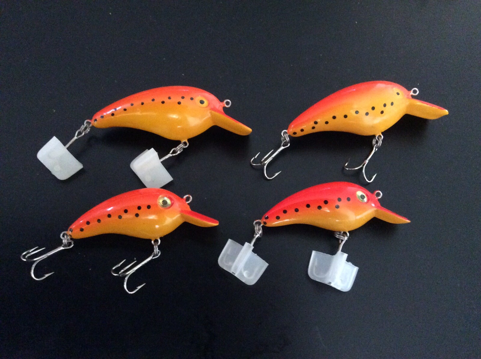 4 big O lures 2x 75mm & 2 x 65mm great all round lures for fish Orange ...