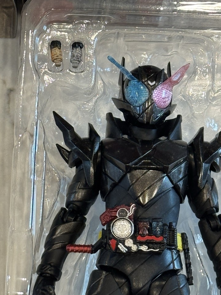 S.H.Figuarts Kamen Rider Build Rabbit Tank Hazard Tamashii Nation 2018 ...
