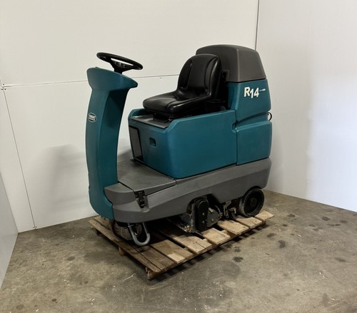 Tennant R14 Ready Space Ride-on Carpet Extractor 26 hrs Amazing ...