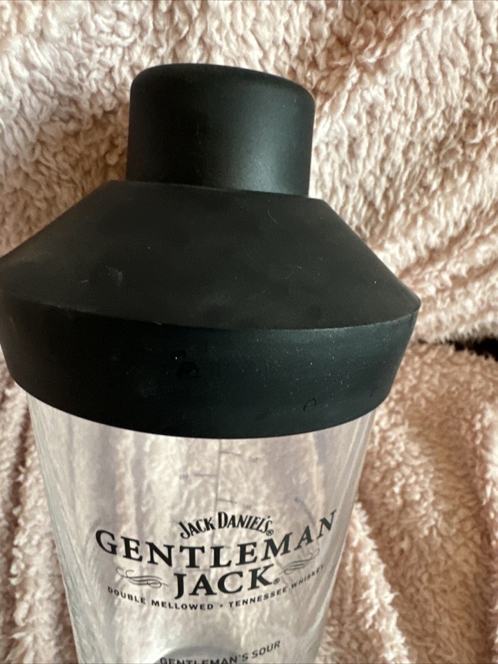 Jack Daniels Gentleman Jack Glass Cocktail Shaker with Silicone Top ...
