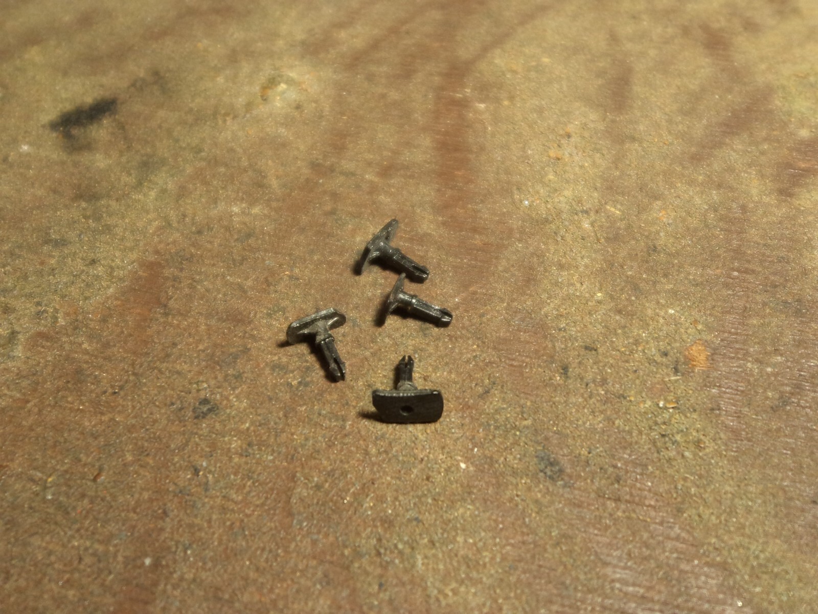 Jouef 4 tampons heurtoir à clips pour wagons marchandises ou autres | eBay