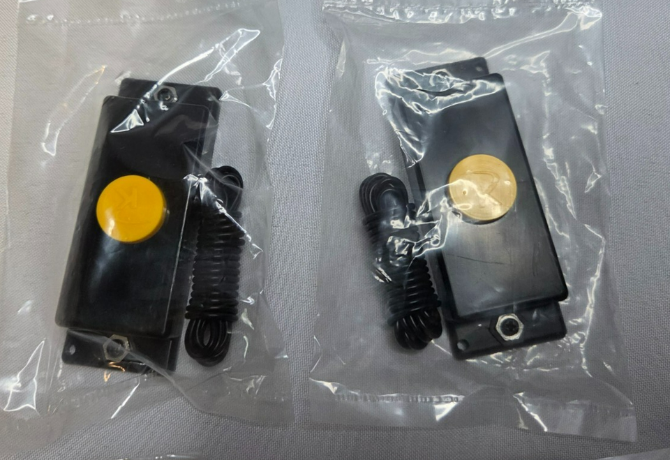 K-Line Control Buttons, Automatic Switch Controller, Wires and Pegs ...