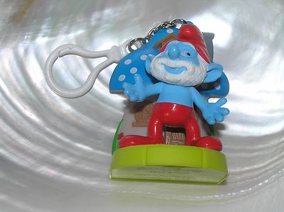 Swappz The SMURFS Papa Smurf & Mushroom House Plastic Key Chain - 3 x 2 ...