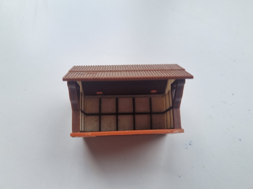 MODEL RAILWAY SCENERY - (4) SMALL BUILDINGS/HOUSES/WAITING ROOM N SCALE ...