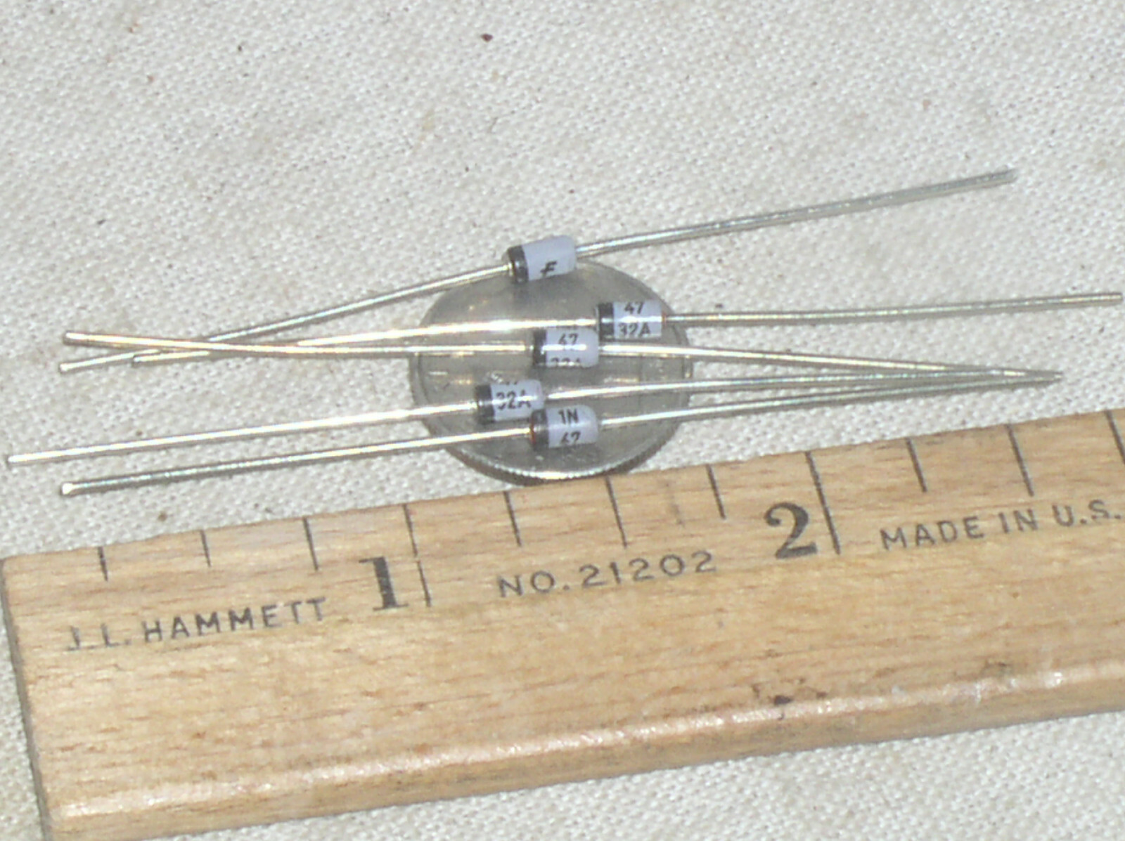 5 FAIRCHILD 1N4732A 4.7V GLASS ZENER REFERENCE DIODE 4.7 VOLT DO41 1W 1 ...