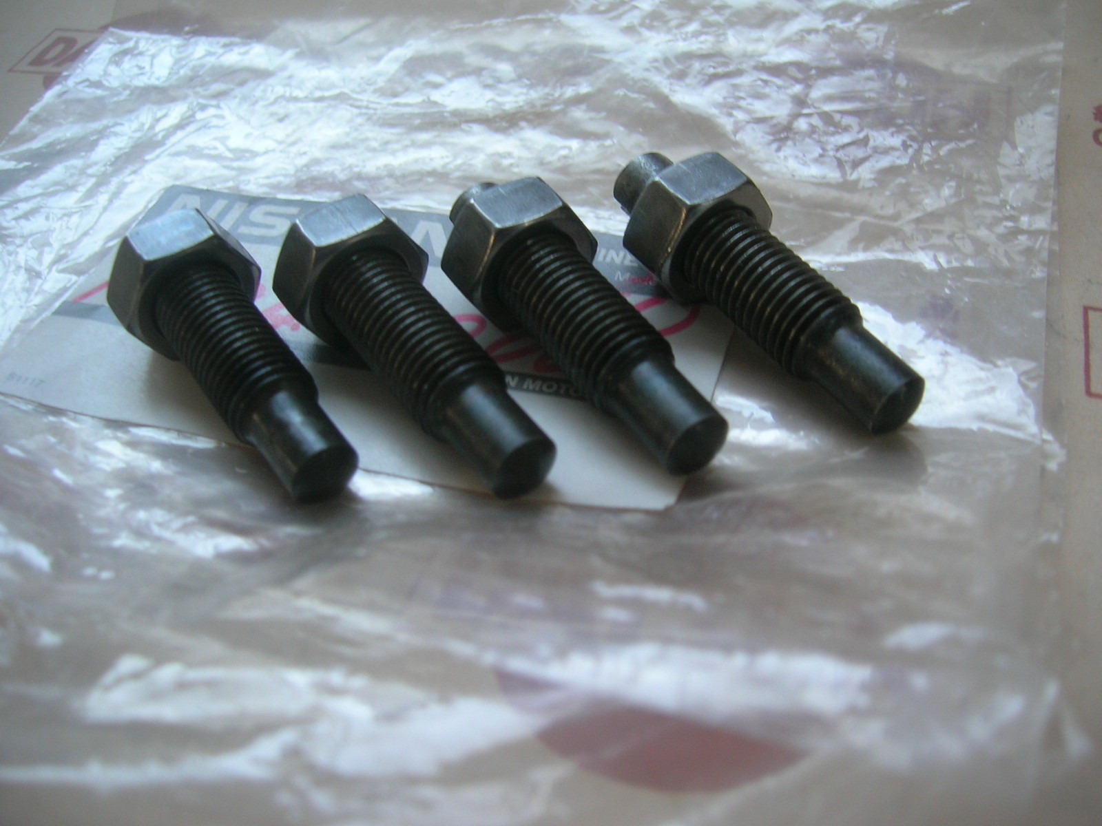 DATSUN 1200 A12 A14 A15 Valve Rocker Adjust Screws & Nuts (Fits NISSAN ...