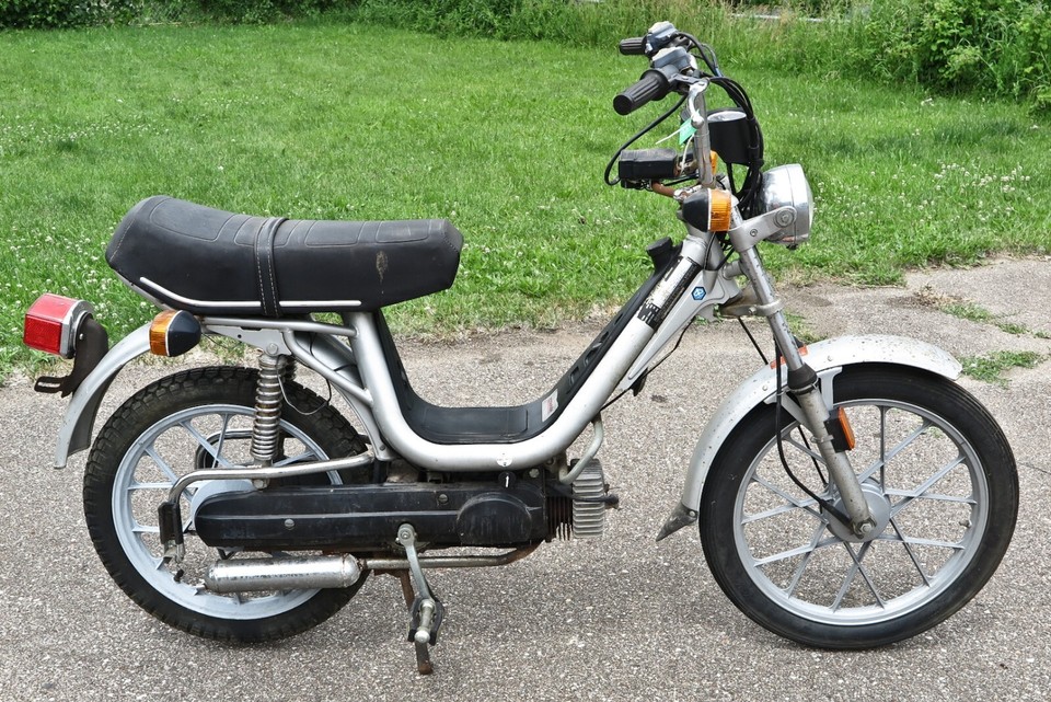 Vtg 1979 Vespa Piaggio GRANDE Project Moped 50cc for Repair or ...