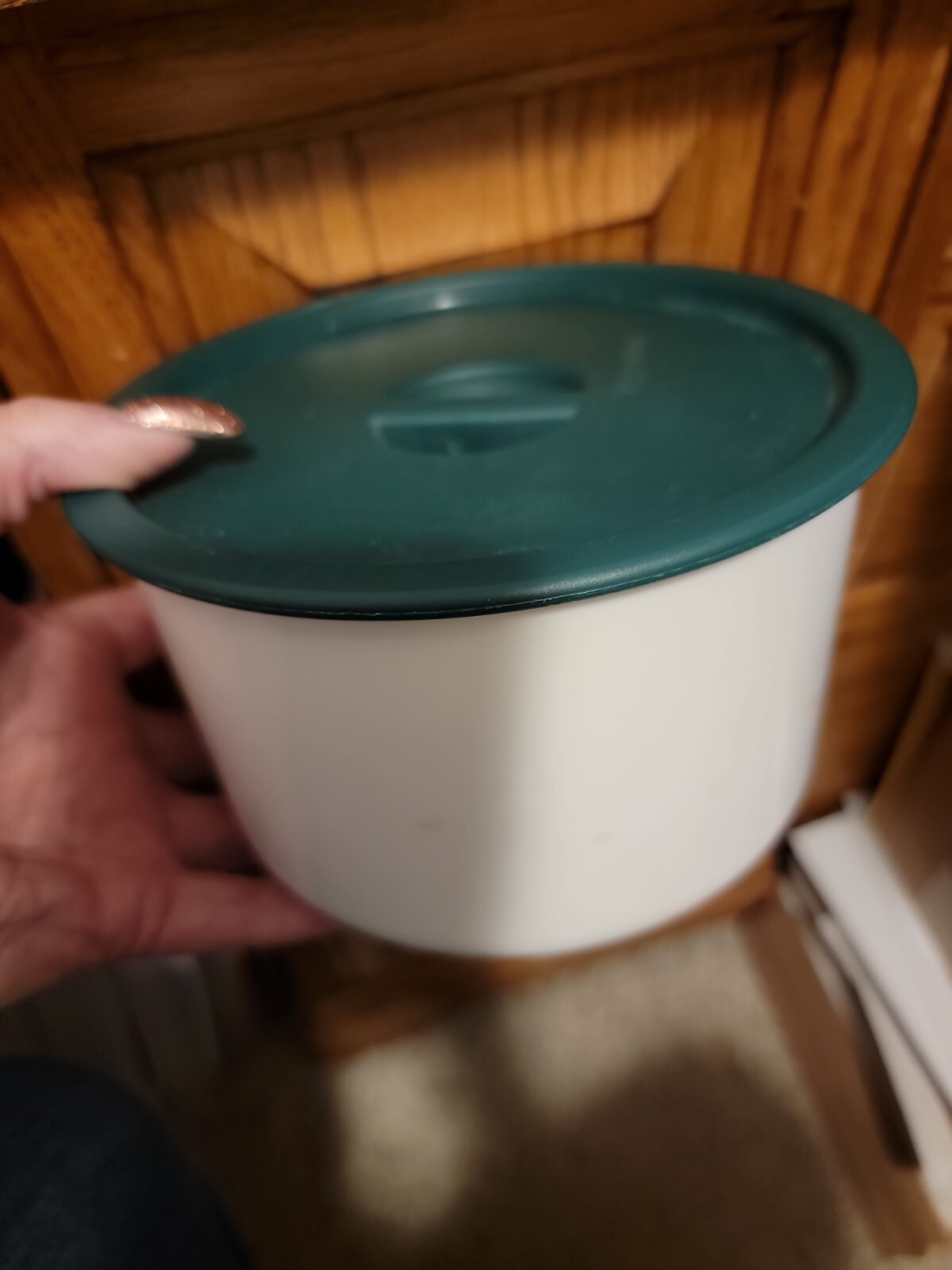 Tupperware Canister 2709A-2 White w Green lid One Touch 6.25 x 3.75 ...