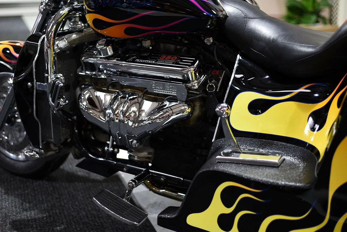 The V-8 Powered 2004 Boss Hoss Three-Wheel Hot Rod
