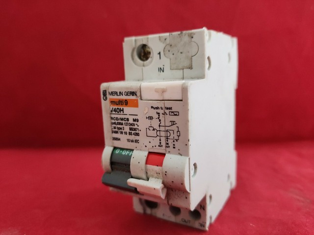 Merlin GERIN C10 Amp 30 MA Double Pole RCBO RCD MCB V40h 26894 for sale ...