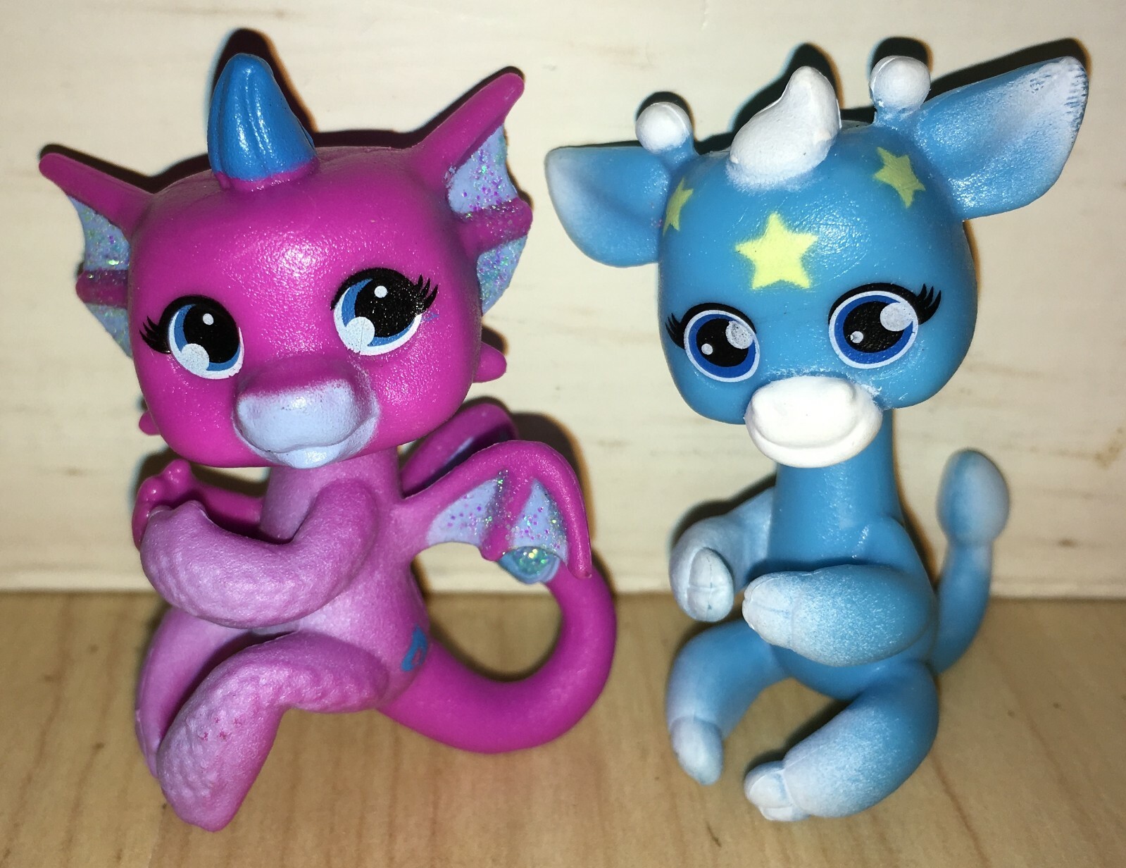 Legendary Fingerling Minis Series 2 Lil G Blue Giraffe & Sandy Dragon ...