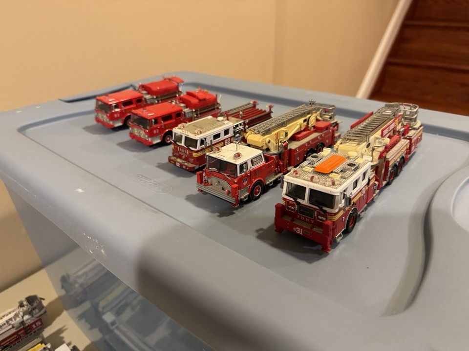Code 3 FDNY Engine 82 Ladder 31 Firehouse Set With (5) Multiple ...