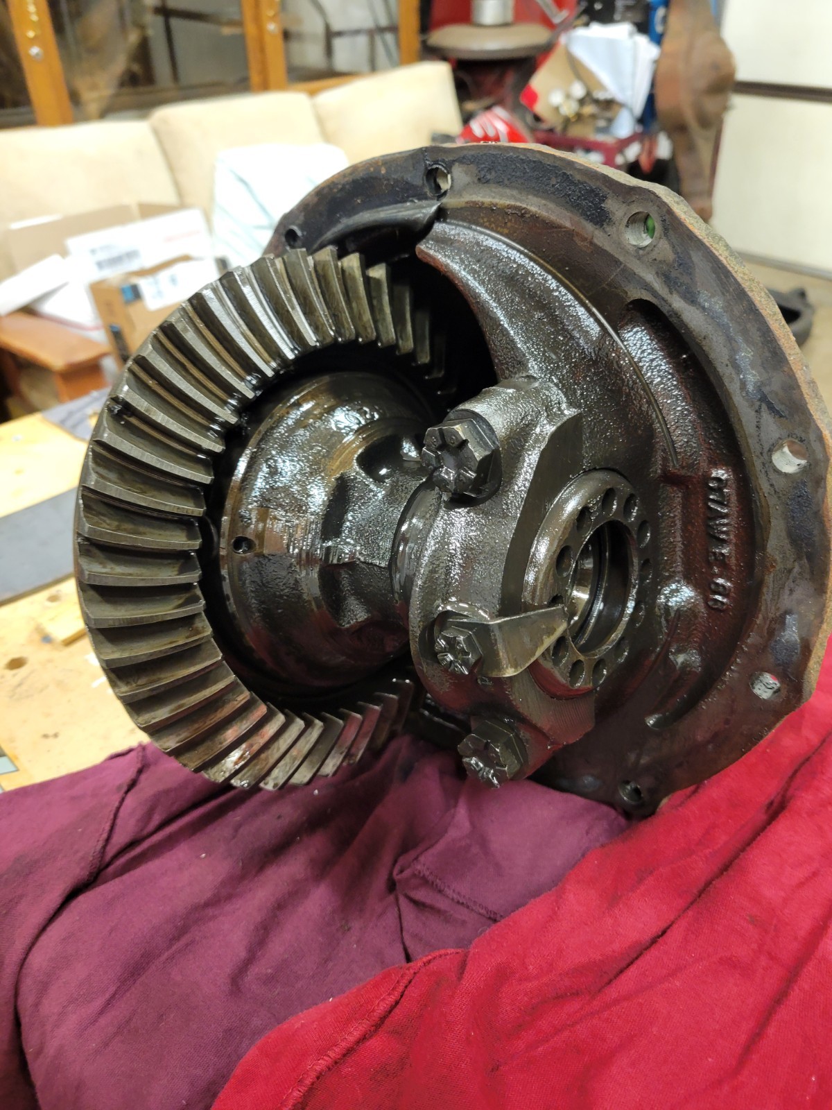 FORD 9" INCH CENTER SECTION THIRD MEMBER OEM 28 SPL 2.50 RATIO OPEN. | eBay
