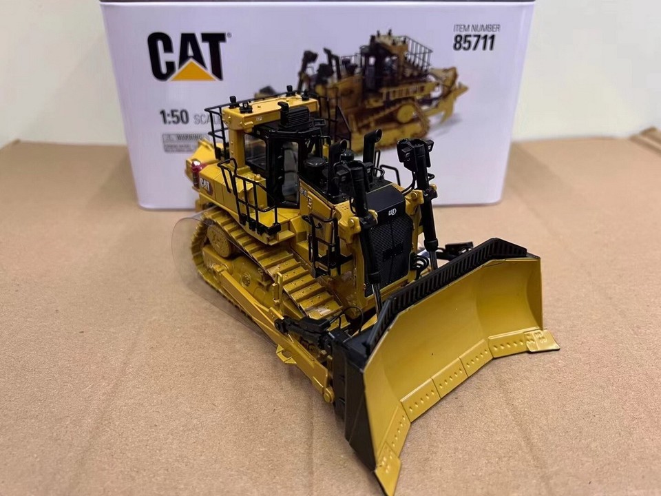 Diecast Masters 1/50 Scale CAT D10 Dozer Diecast Model Toy Gift #85711 ...