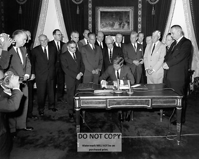 JOHN F. KENNEDY SIGNS LIMITED NUCLEAR TEST BAN TREATY - 8X10 PHOTO (DD ...