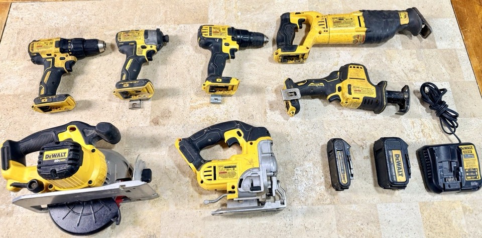 Large Lot Of DEWALT 20V MAX Cordless Power tools Look 👀 | eBay