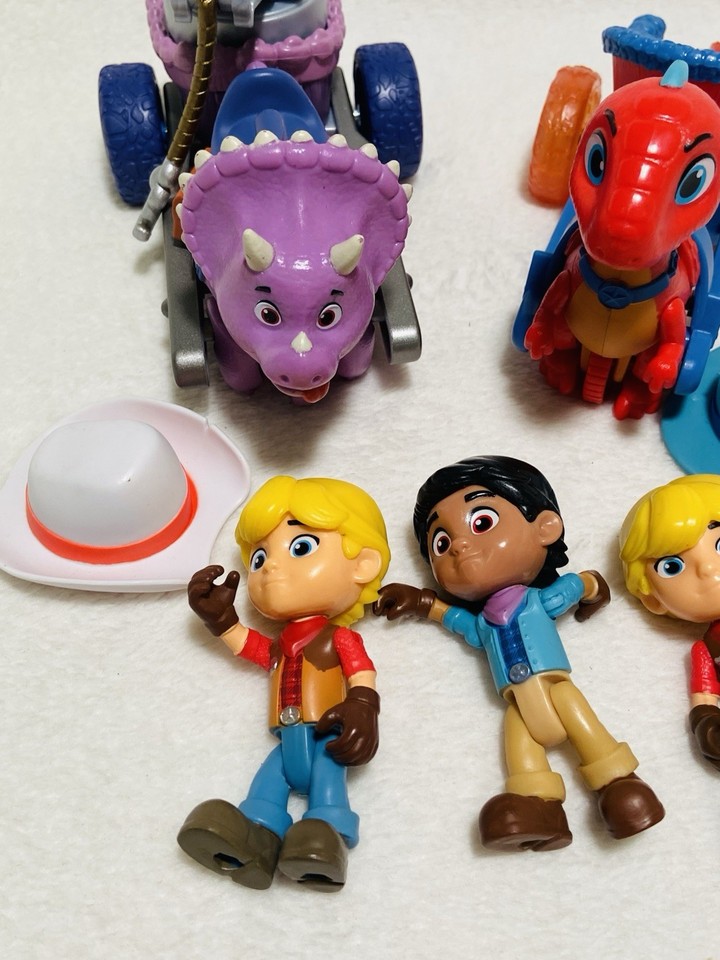 Disney Jr Dino Ranch Action Figures Blitz Chariot + Tango Tow Dino Toys ...