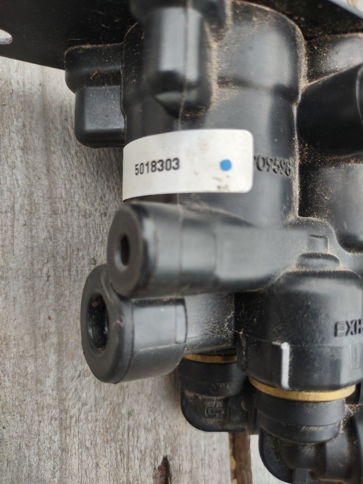 Freightliner Air Brake Valve Mv3 Bendix 5018303 Semi Truck for sale ...